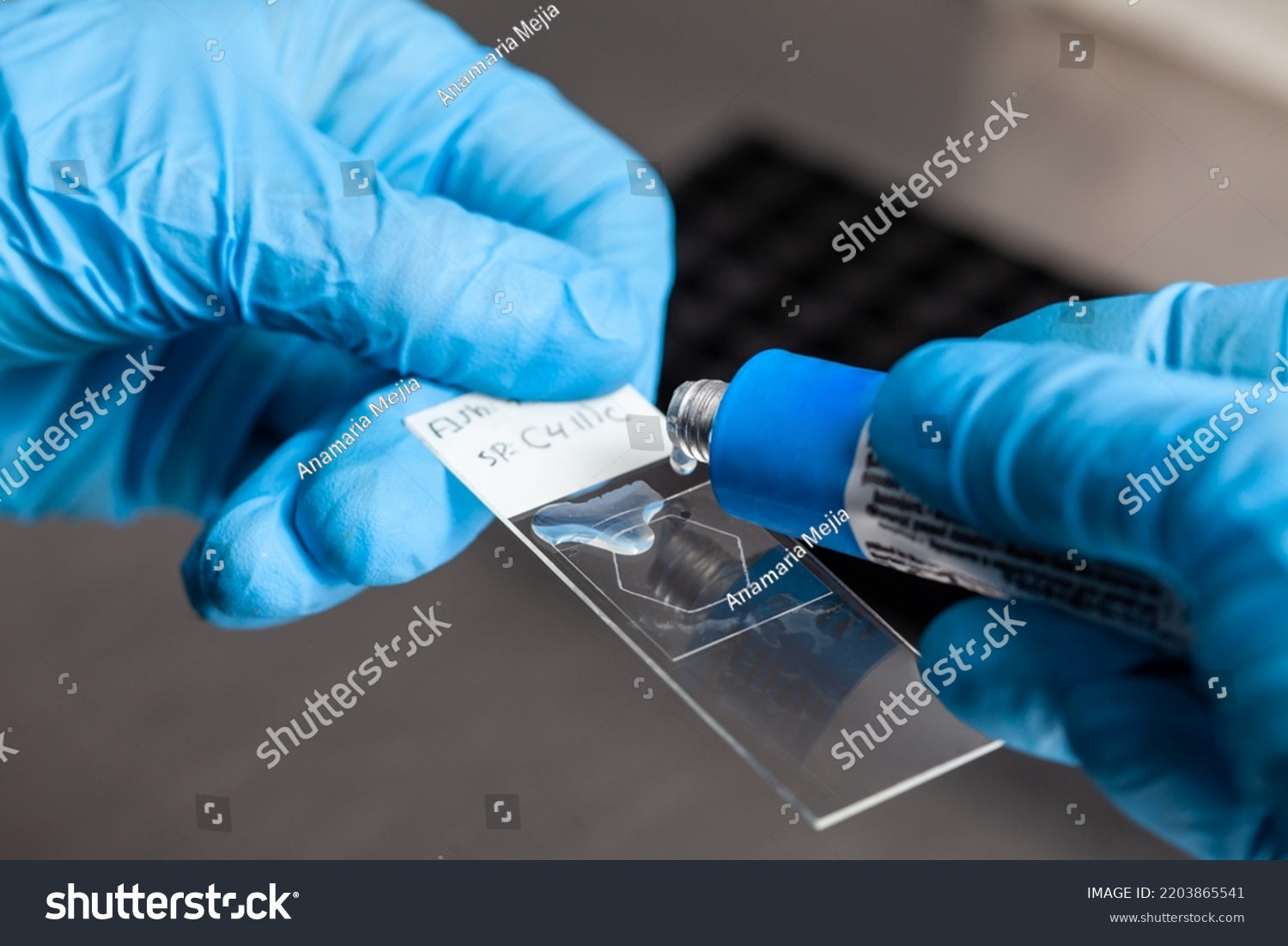 Kollektionen – Staik Industrieklebstoffe